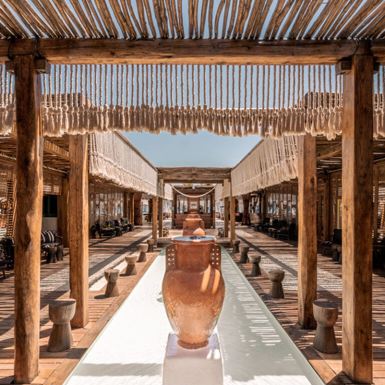 Principote beach club and restaurant, a must-go in Mykonos