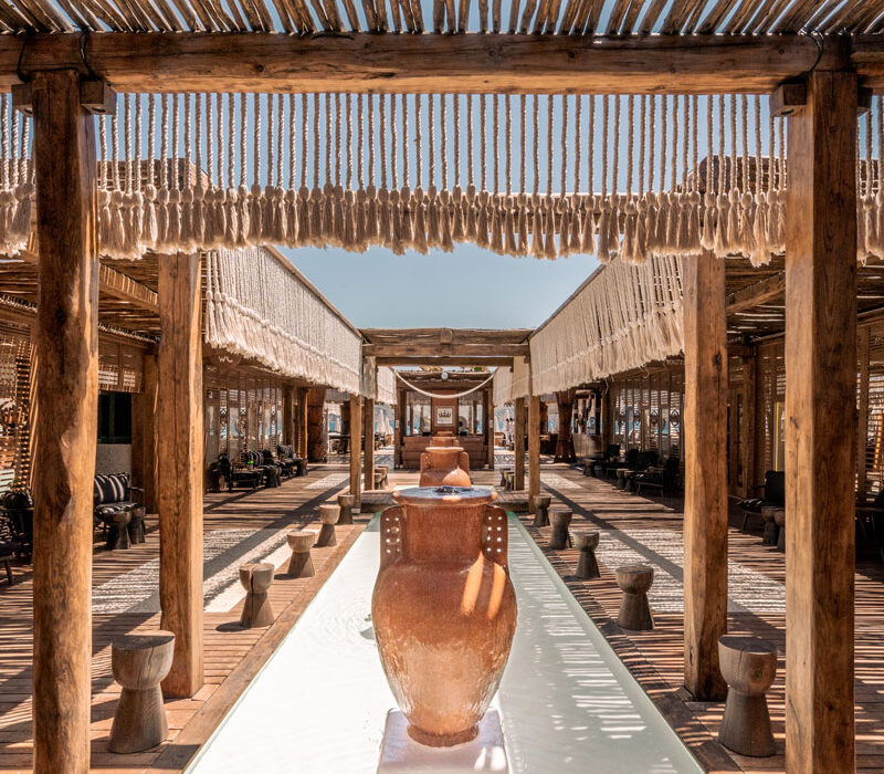 Principote beach club and restaurant, a must-go in Mykonos